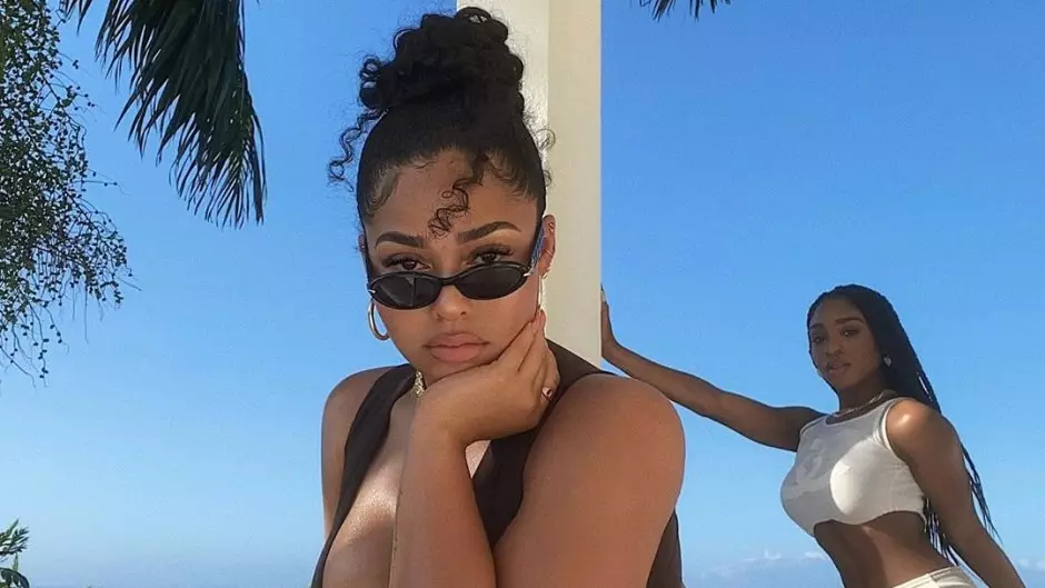 סאַלעבריטיז ווערינג ביקיניס אין ווינטער, Jordyn Woods / Normani