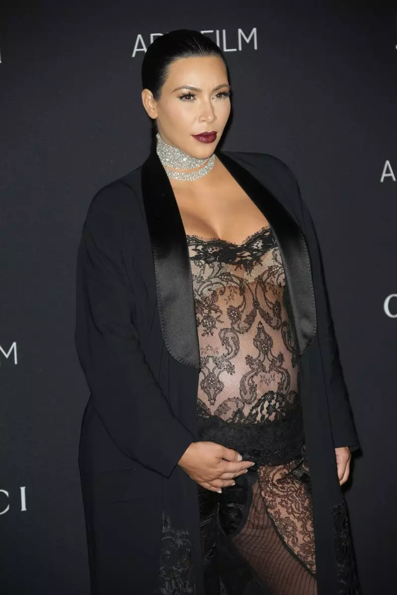 Kim Kardashian ólétt af Saint West