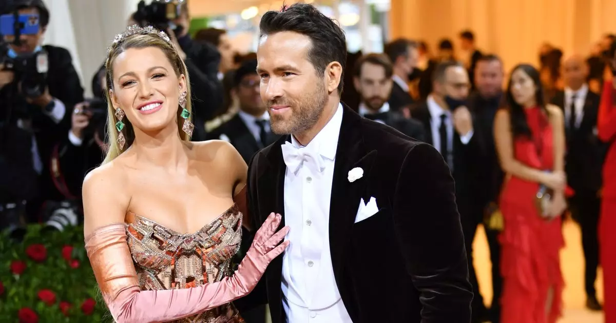 Blake Lively 2022 Met Gala Dress៖ រូបថតកម្រាលព្រំក្រហម