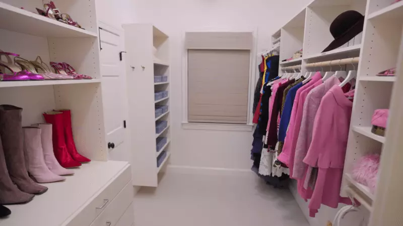 Ang Closet Makeover ni Reese Witherspoon sa 'The Home Edit': Mga Litrato 1