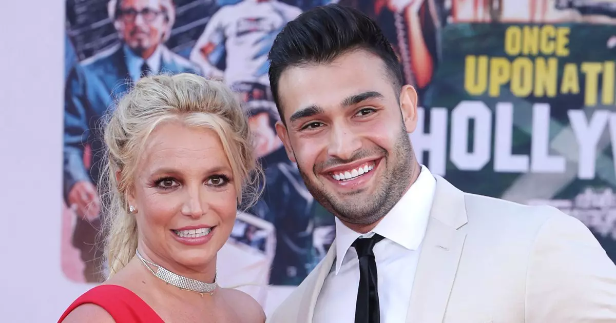 Britney Spears pataje yon aperçu sou vwal maryaj: foto