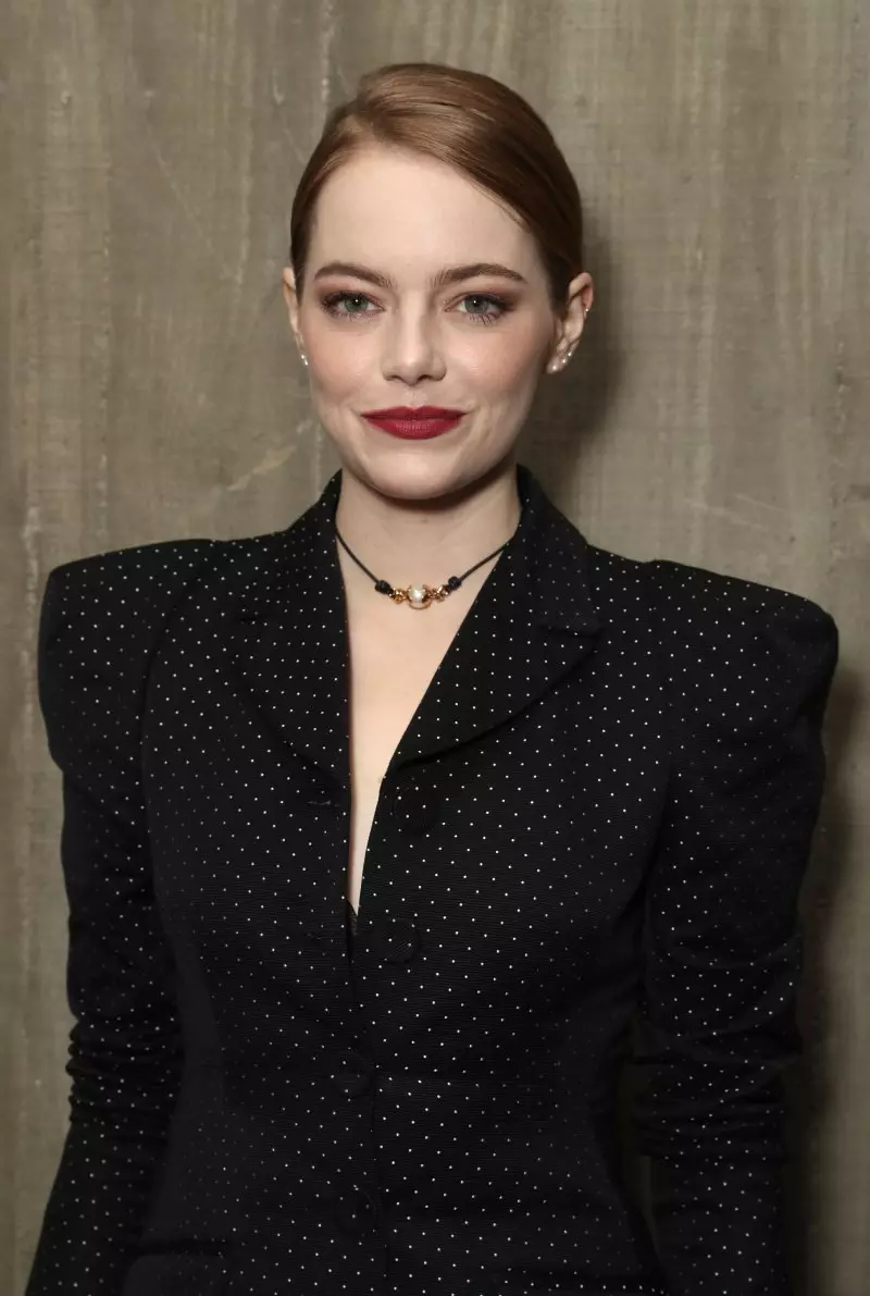 Iyipada Emma Stone: Awọn fọto ti oṣere ọdọ si Bayi 2018