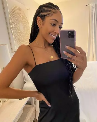 Une beauté! Bachelorette Tayshia Adams montre son nouveau « look amusant » pour les American Music Awards