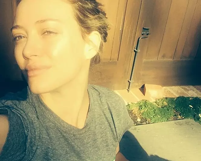 Hilary Duff neniu ŝminko