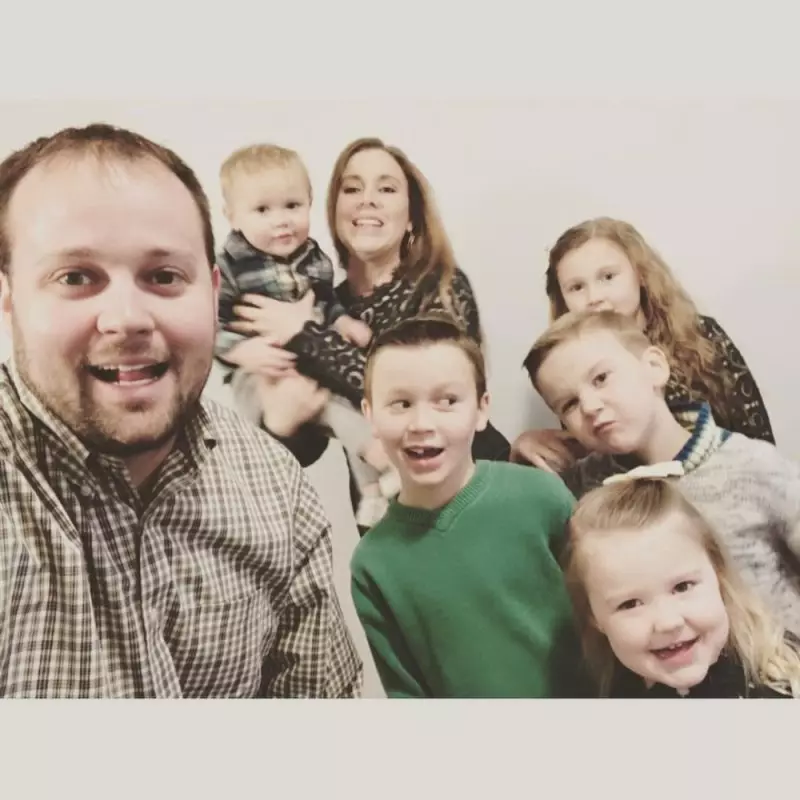 Septimber-2020-12-Year-AnniversaryJosh-Duggar-en-Anna-Relaasje-Tiidline