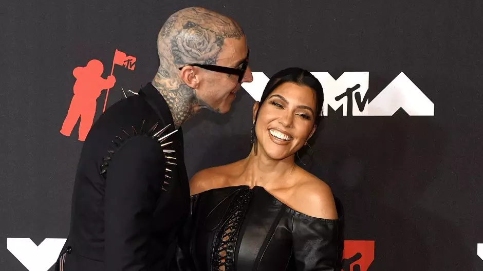 Kourtney Kardashian Travis Barker Wêneyên Sersalê