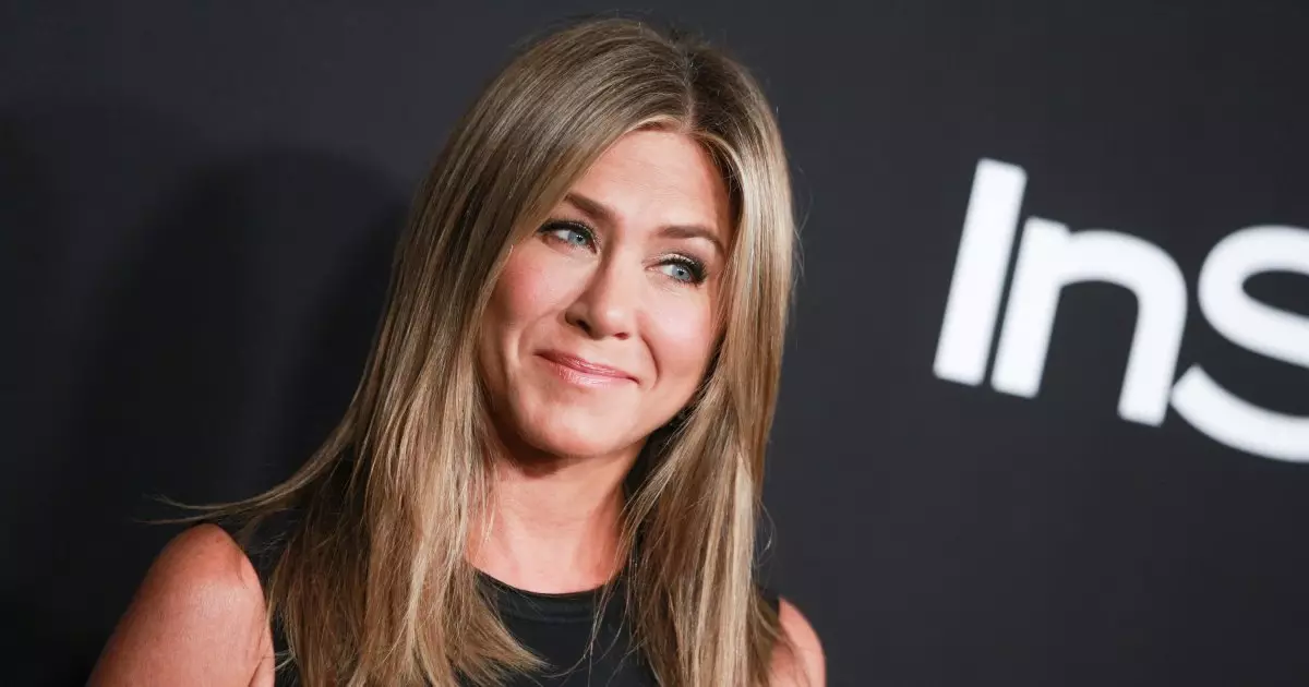 Jennifer Aniston "Yote Kuhusu Kujitunza" Baada ya Talaka (CHANZO)