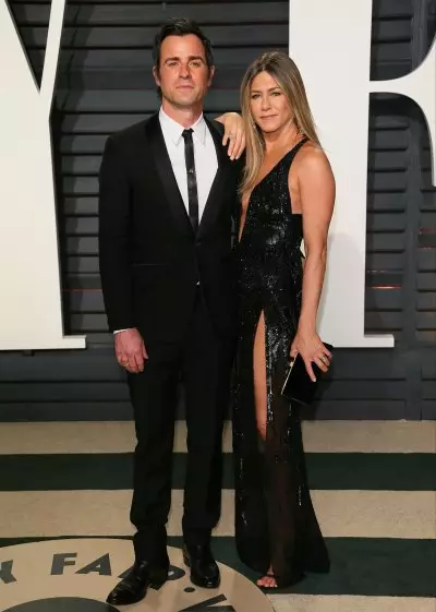 Jennifer Aniston, Justin Theroux, Permaidani Merah, Tuxedo, Pakaian Hitam