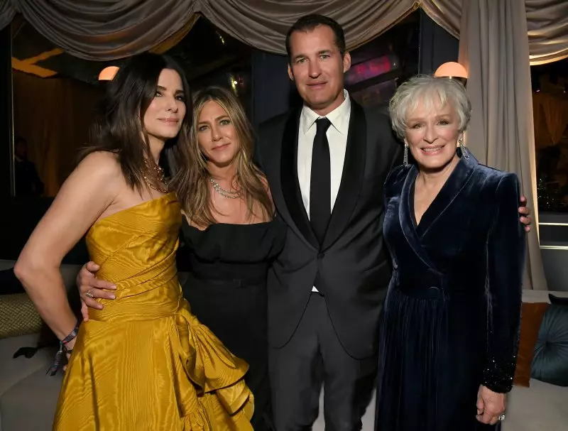 Sandra Bullock, Jennifer Aniston, Scott Stuber in Glenn Close Netflix Golden Globes After Party, Inside, Los Angeles, ZDA - 5. januar 2020