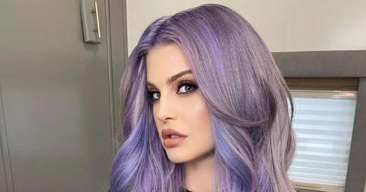 Ang 'Relasyon' ni Kelly Osbourne sa Binagong Pagkain Pagkatapos ng Operasyon