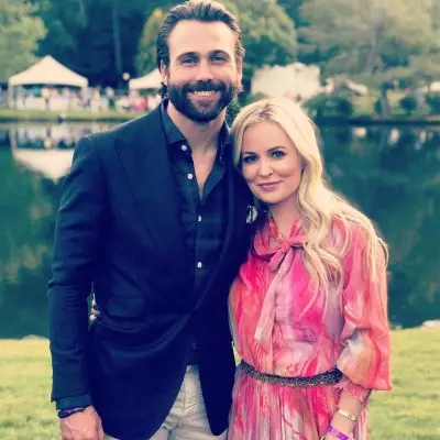 Dem Emily Maynard säi Mann Tyler Johnson