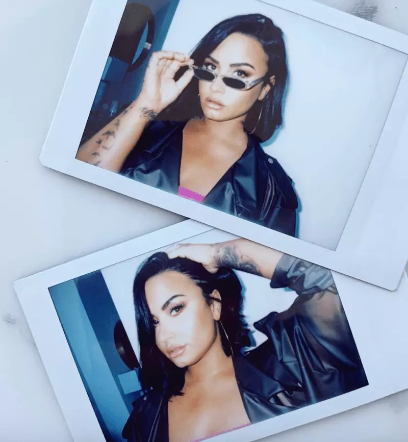 Demi Lovato na foto Polaroid