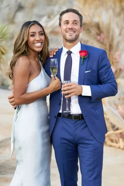 Greste v kapelo? Bachelorette Tayshia Adams razkrije, kdaj se bosta poročila z zaročencem Zacom Clarkom