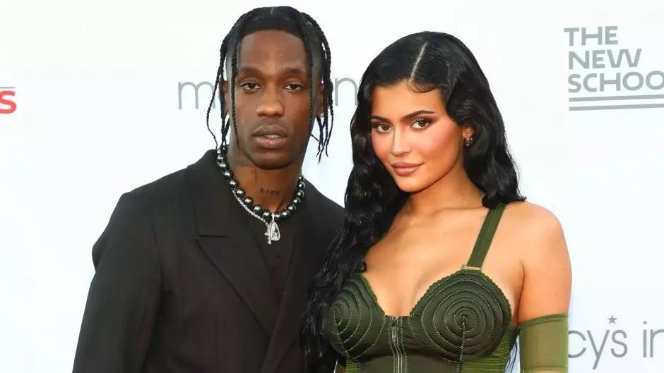 Kylie Jenner, Travis Scott Yitabira ibirori bya NYC hamwe na Stormi: Amafoto 5