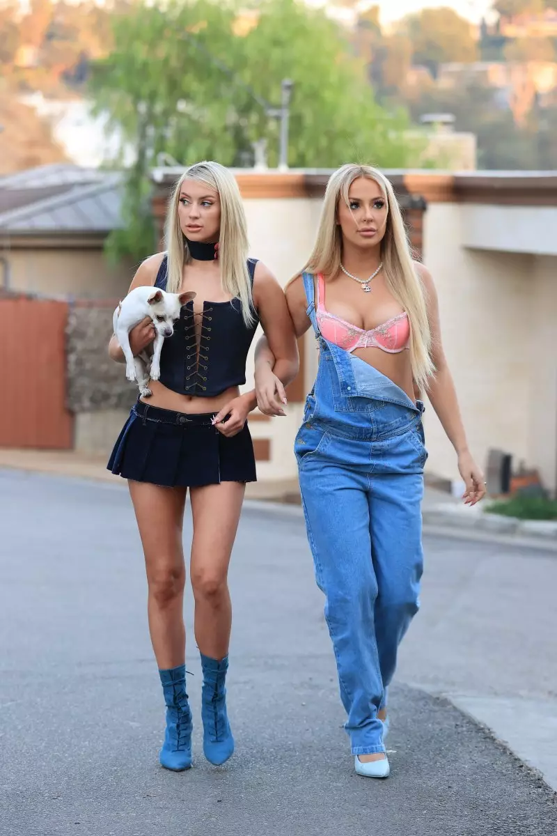 tana-mongeau-ashly-schwan-dress-as-paris-hilton-nicole-richie-the-simple-life-for-halloween