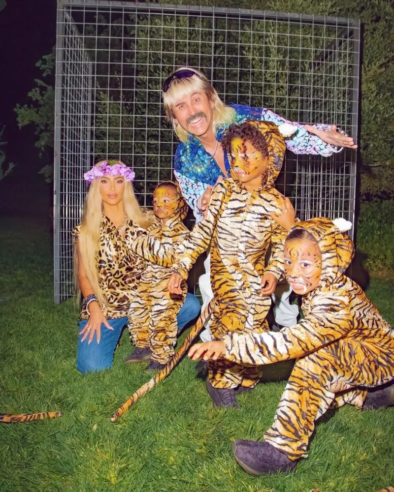 Le costume d'Halloween de Kim Kardashian vous donnera envie de revoir "Tiger King"