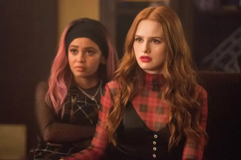 最大的“Riverdale”角色死亡：Fred Andrews、Jason Blossom 等