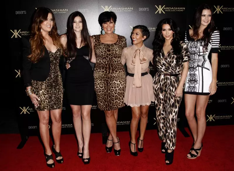 Fotoe vun All Kardashian-Jenners Zesummen: Kim, Kylie, Khloe, Kourtney Kendall 4