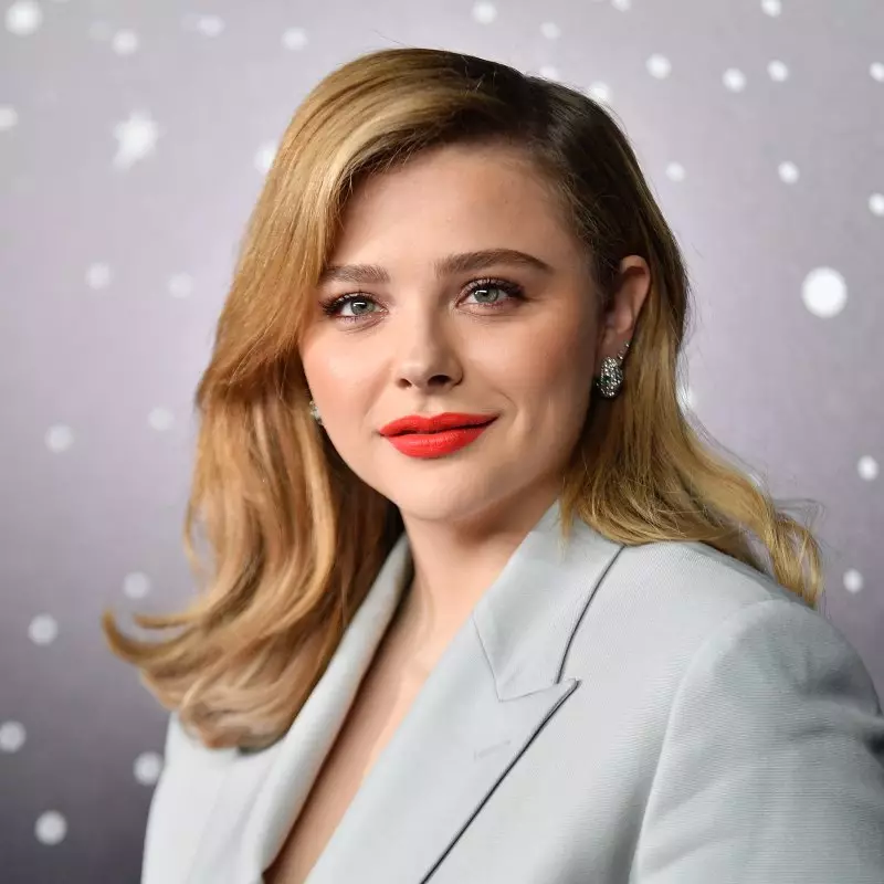 aquarius celebrity aquarians chloe grace moretz