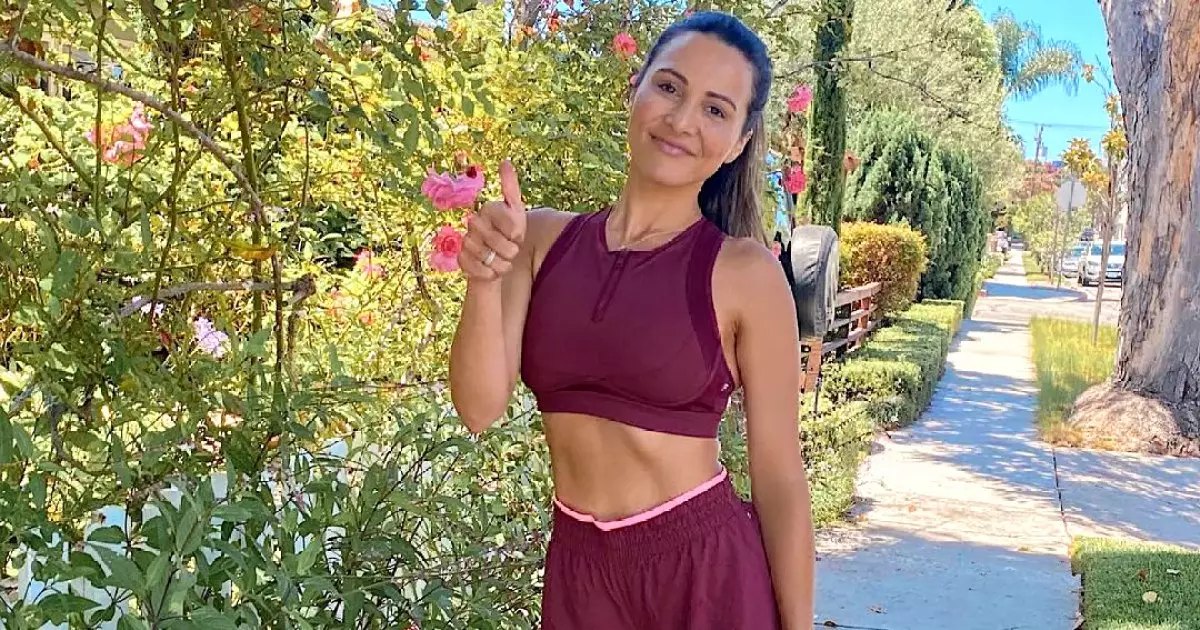 'Bachelorette' Alum Andi Dorfman's አመጋገብ፣ ክብደት መቀነስ፣ የአካል ብቃት ምክሮች