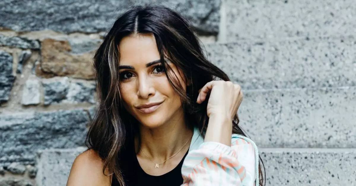 Andi Dorfman Kecam Body-Shamers Karena Komentar tentang Berat Badannya