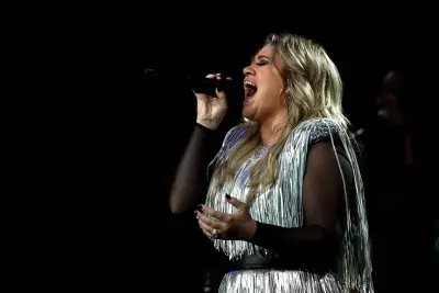 kelly clarkson nám otvára obrázky getty