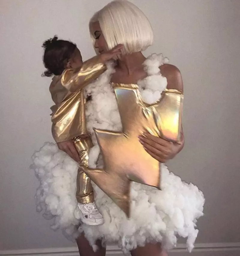 Mga Kardashian Kids' Nakalipas na Halloween Costume