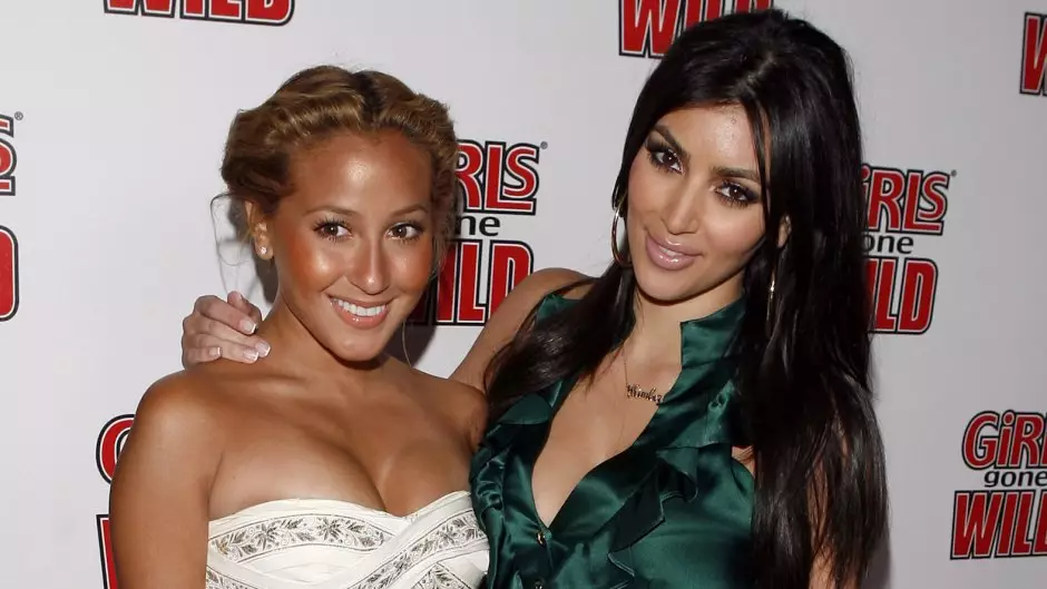 Adrienne Bailon කිම් කාර්ඩෂියන්ට මිහිරිම තෑග්ග එව්වා