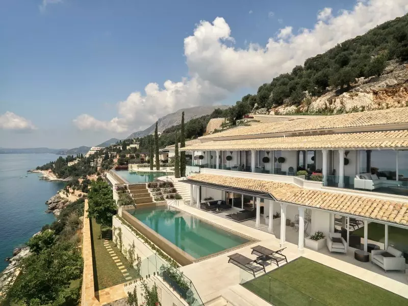Rita Ora's verblijf in Ultima Corfu Villa in Griekenland: zie foto's en prijs 6