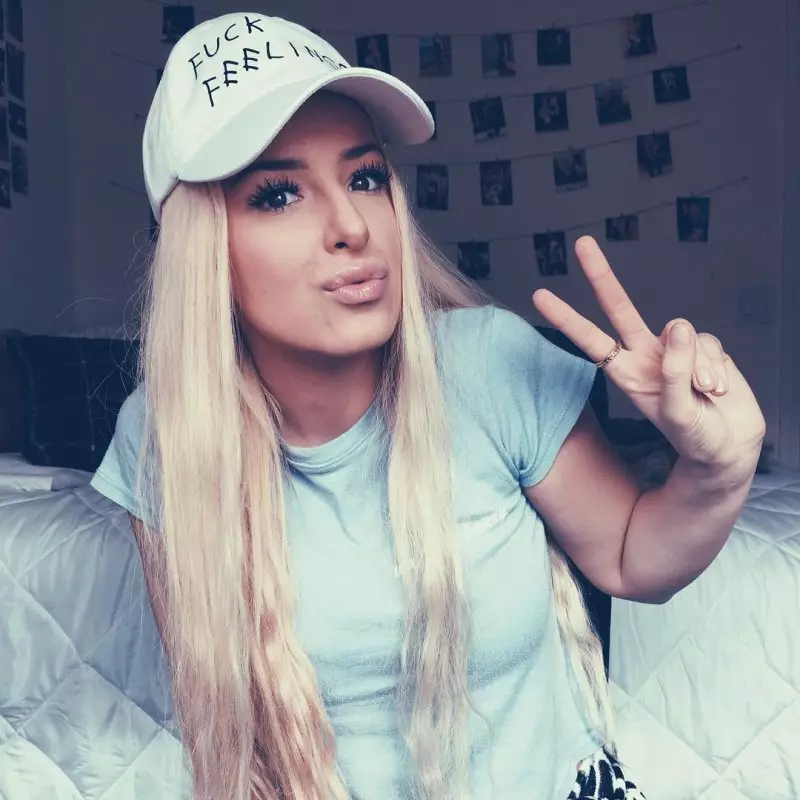 Tana-mongeau-plastic-surgery-2015