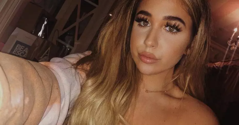 Kim Zolciak's dochter Ariana Biermann groeide op op reality-tv! Zie haar transformatie door de jaren heen