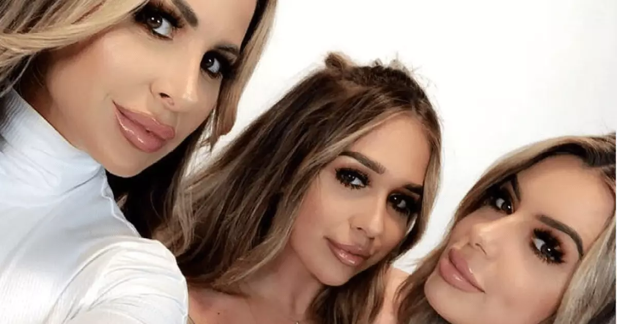 Twinning Moments de Kim Zolciak kun filinoj Brielle kaj Ariana