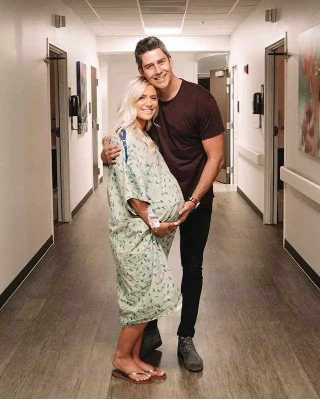 Arie Luyendyk Jr i Lauren Burnham witają dziewczynkę