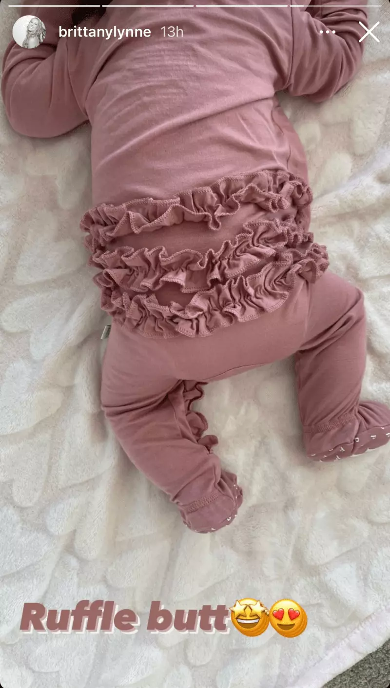 Brittany-Matthews-Baby-Sterling-Skye-Ruffle-Hënneschten-ig