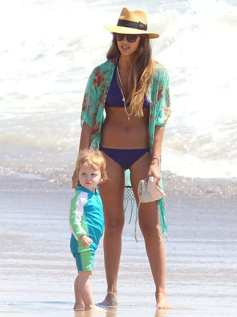 Gambar Bikini Terhangat Jessica Alba