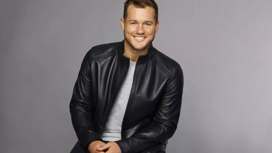 Colton Underwood sitzt