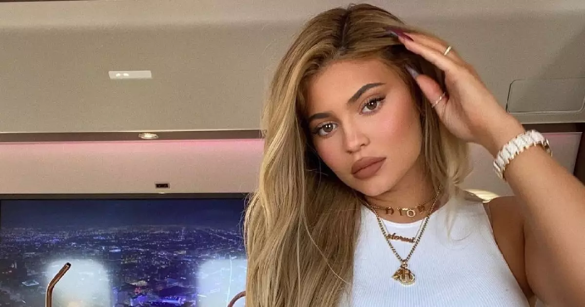 Kylie Jenner ayaa Abskeeda ku soo bandhigtay Jetkeeda Gaarka ah: Eeg Sawirka!