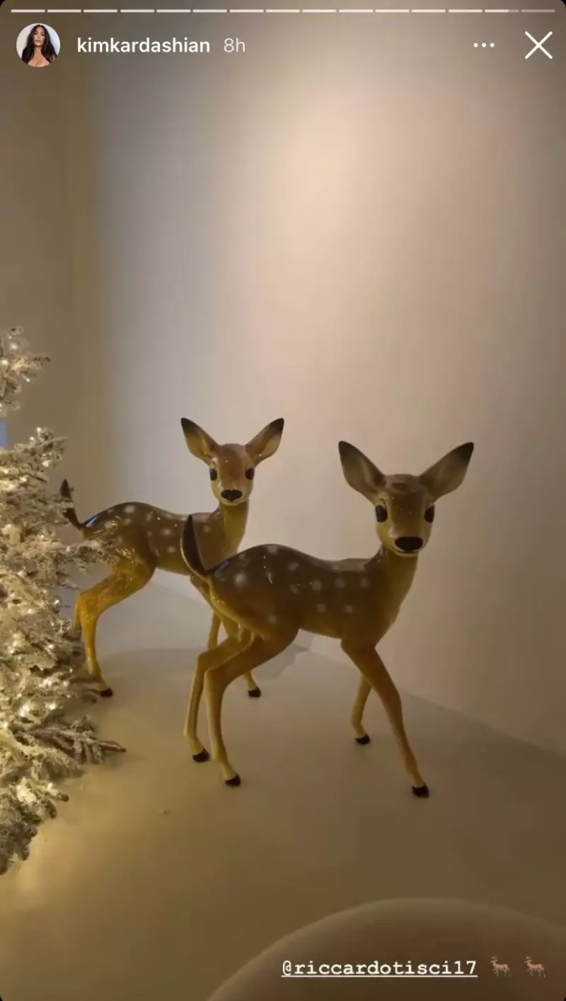 kim-kardashian-Rojdestvo daraxti-reindeer-babies-ig