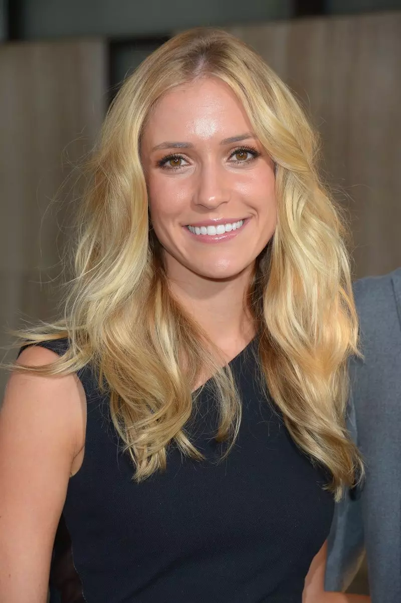 Kristin Cavallari သည် ပလပ်စတစ် ခွဲစိတ်မှု ရရှိခဲ့သည်။