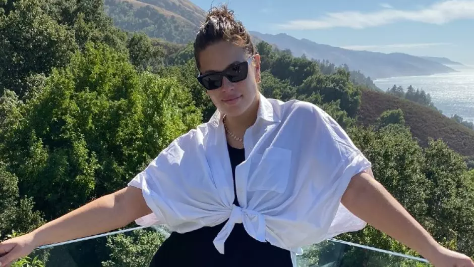 Ashley Graham lan Justin Ervin Babymoon ing Big Sur, California