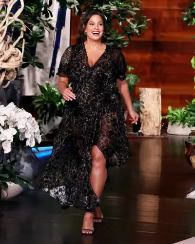 Ashley Graham tqila tiżvela s-sess tal-ewwel tarbija waqt ‘Ellen’