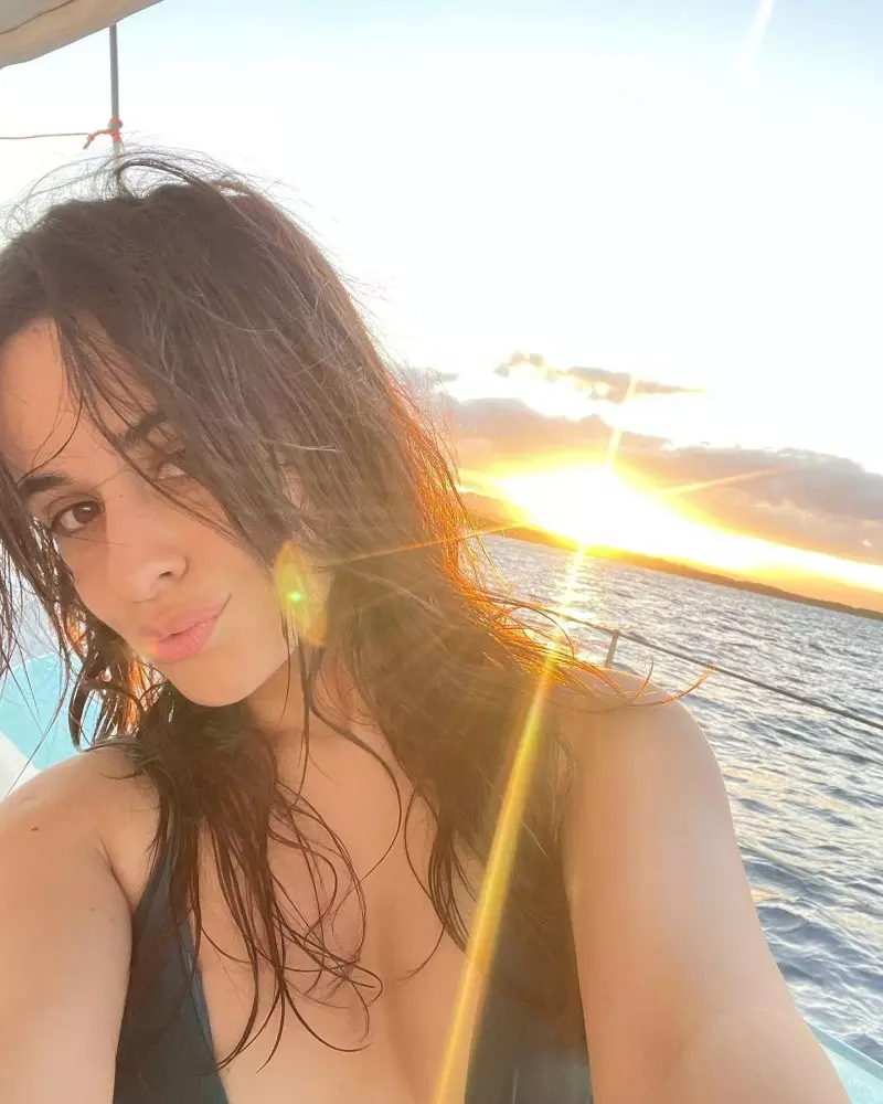 Mi Oh Mi! Las mejores fotos en bikini y traje de baño de la cantante Camila Cabello