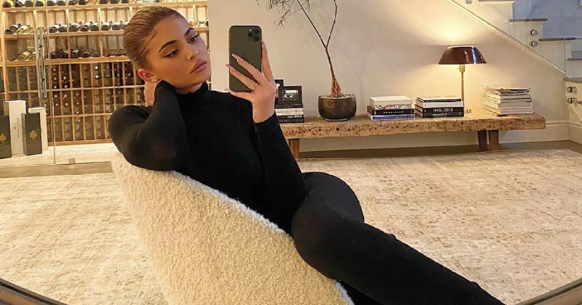 Hiša Kylie Jenner: Zvezdnica 'KUWTK' se razkazuje s svojo vinsko kletjo na Instagramu