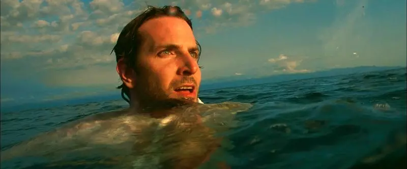 Bradley Coopers skjorteløse bilder er en hel sølvfôr! Se hans hotteste badedraktbilder