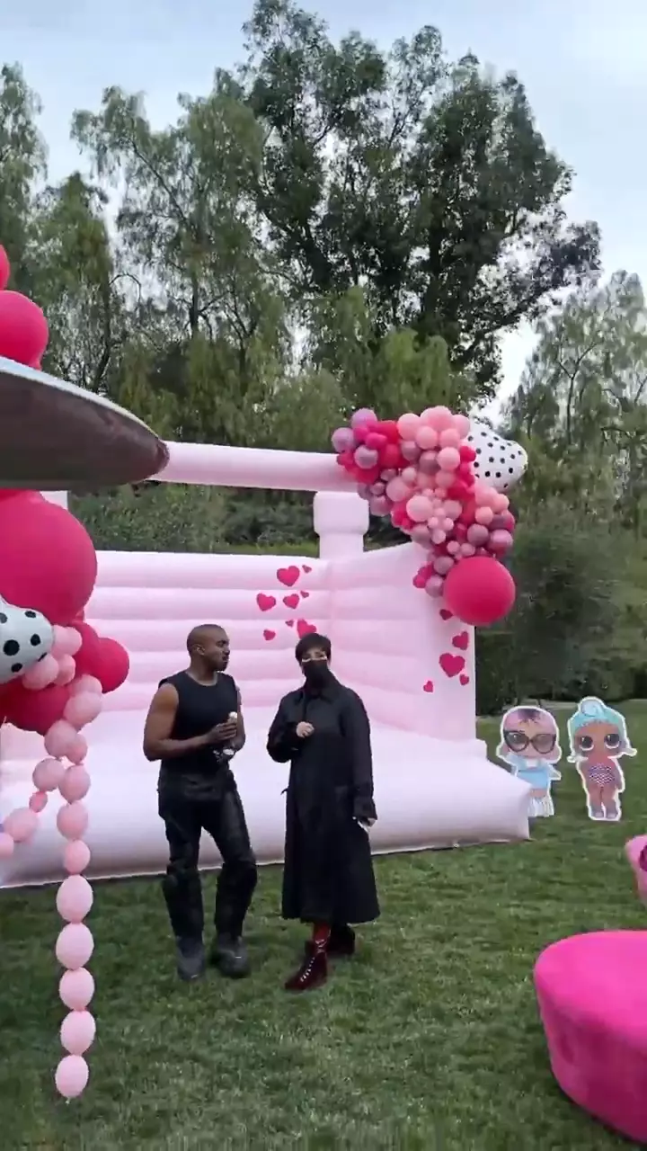 A cikin Chicago West da Stormi Webster's LO.L. Mamaki!' da Barbie-Themed Joint 4th Birthday Party