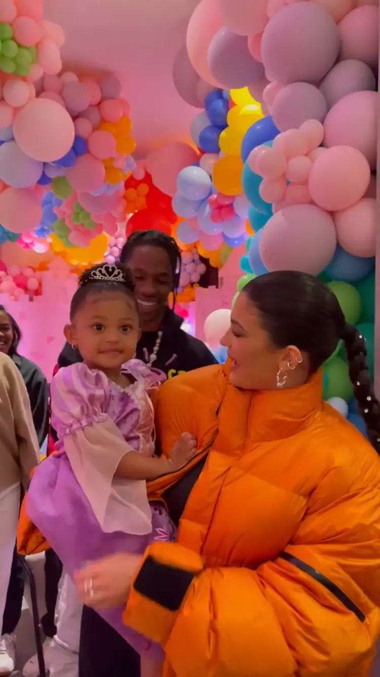 Kylie Jenner celebra el tercer cumpleaños de su hija Stormi con una lujosa fiesta: Go Inside