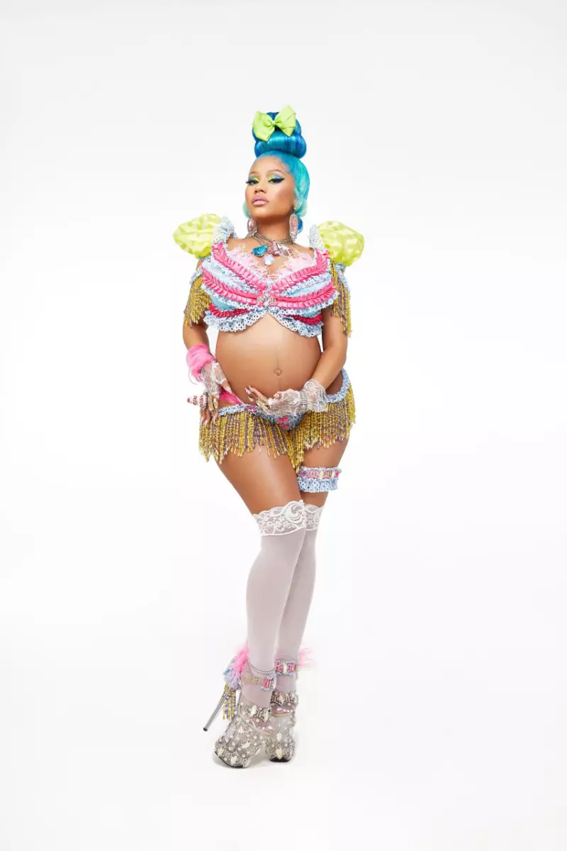 Nicki Minaj Baby nabrak