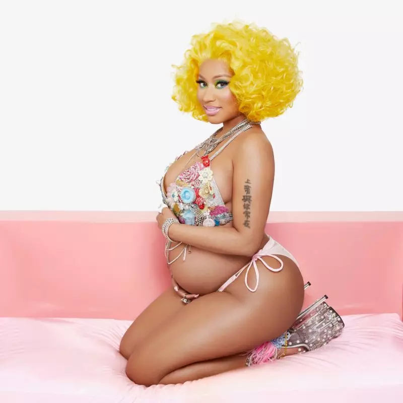 Nicki Minaj Baby nabrak