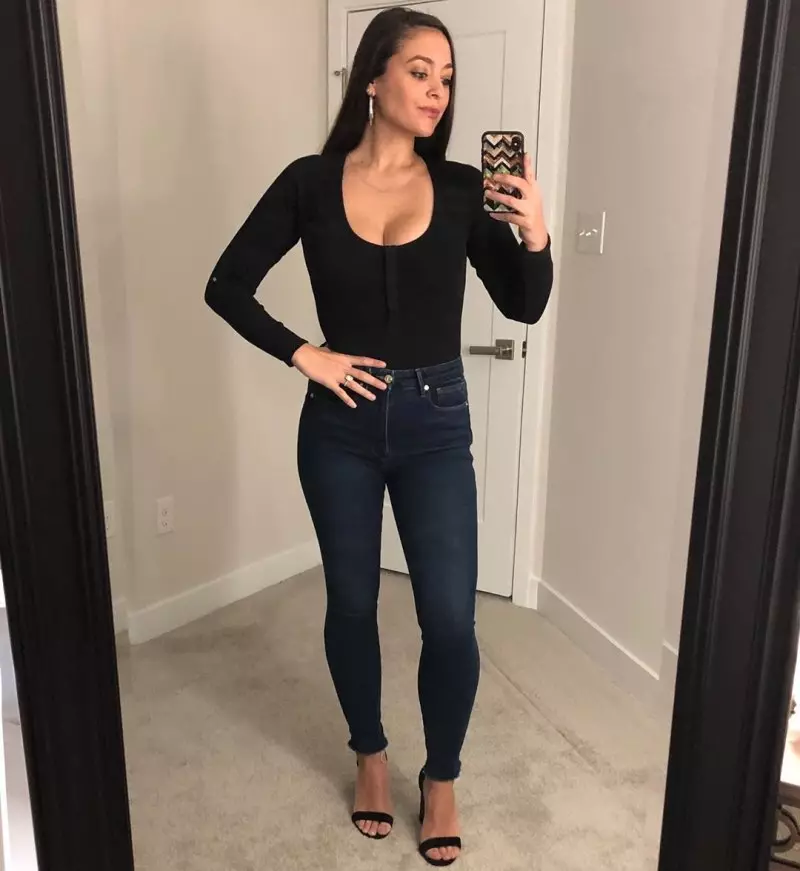 Sammi Sweetheart Giancola Going Out Outfit Jeans och Black Top