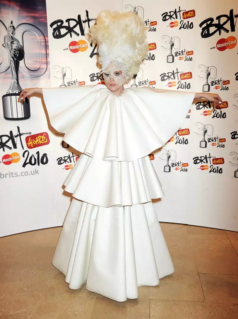 Lady Gagas bästa och konstigaste looks från tidigare prisutställningar